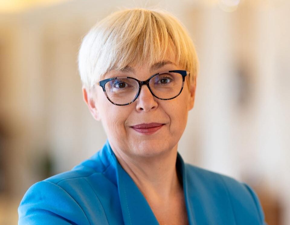 Predsednica Pirc Musar opozarja: Vojne poglabljajo konflikte - Informer.si